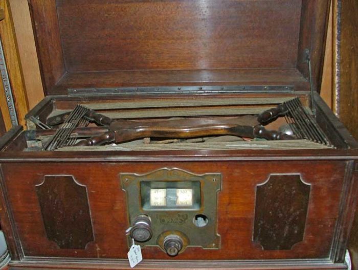 Does Dad Love Radios? - Bahoukas