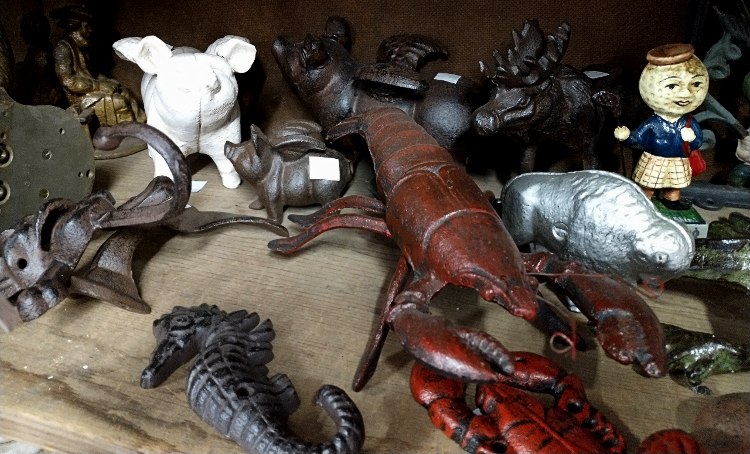 Roosters, Flying Pigs, Gargoyles and more - Bahoukas