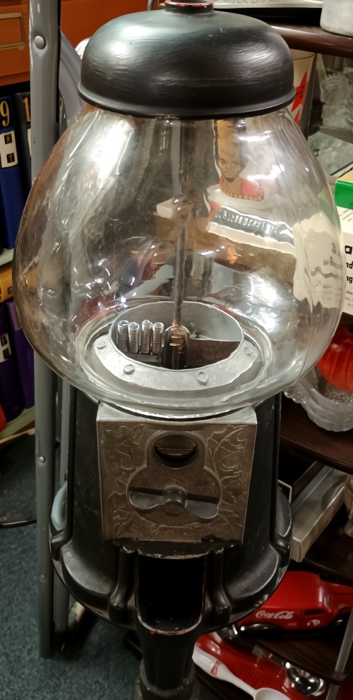 Fun Facts: Chiclets and Gumball Vending Machines - Bahoukas